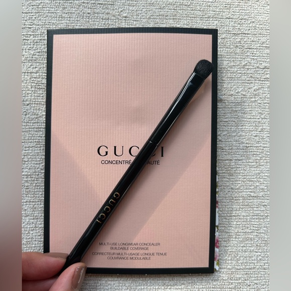 Gucci | Makeup | New Gucci Shadow Brush 2 Multi Use Longwear Concealer ...